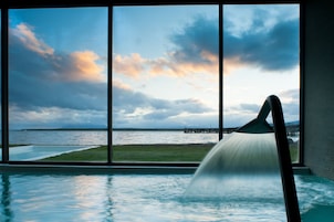 Salas para tratamentos a dois, sauna seca, banheira de hidromassagem