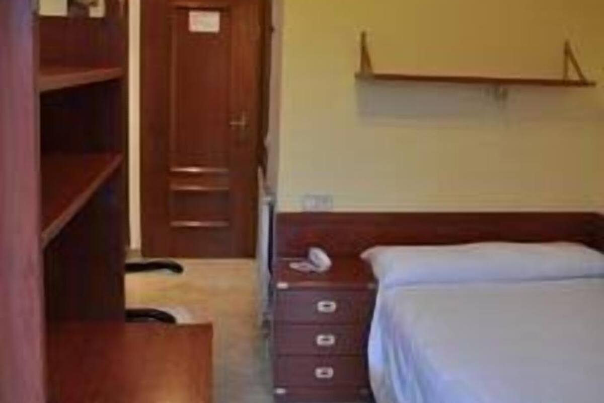 Quarto Individual | Roupa de alta qualidade, Wi-fi grátis 
