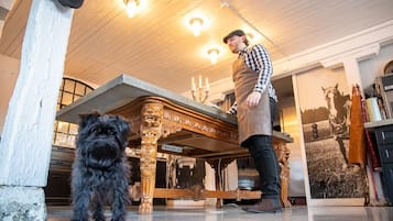 Cozinha italiana, com vista para o jardim