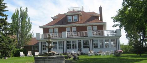 Fachada da propriedade