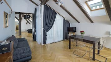 Loft família | Área de estar | TV LCD 32 polegadas com canais via satélite, TV