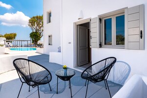 Pool View room with outdoor Jacuzzi | Vista do quarto