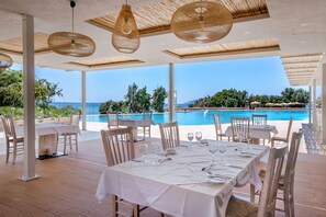 8 restaurantes: opção de almoço e jantar