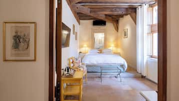 Chambre Deluxe | Roupas de cama premium, camas Select Comfort, cofres nos quartos