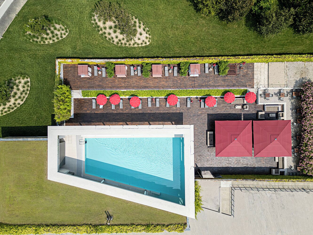 Piscina exterior, da(s) 8:00 à(s) 19:00, guarda-sóis 