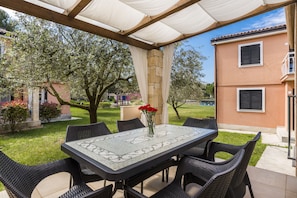 Apartamento superior (for 4+2 persons) | Sacada
