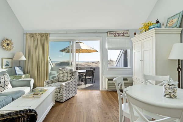 Com decoração personalizada, com mobília individualizada