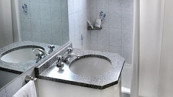 Cofre no quarto, camas desdobráveis, Wi-fi grátis