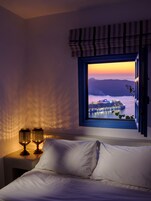 Quarto Standard, vista para o mar | Cofre no quarto, com decoração personalizada