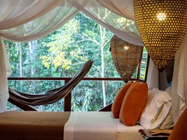 Amazon Suite | Vista para o jardim