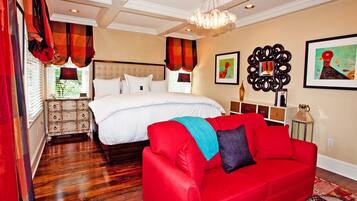 Quarto (Overlook Flat) | Roupa de alta qualidade, edredões de penas, cofre no quarto