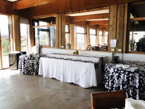 Pequeno-almoço self-service diário incluído 