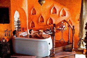 Banheira de hidromassagem interior