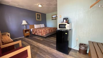 Quarto Standard, 1 cama king-size | Ferro/tábua de engomar, Wi-fi grátis