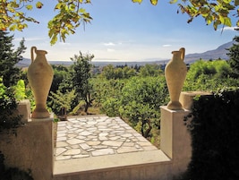 Quarto Superior, acesso à piscina, vista para o jardim | Vista para o jardim