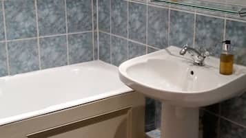 Quarto Duplo Standard, casa de banho anexa | Casa de banho