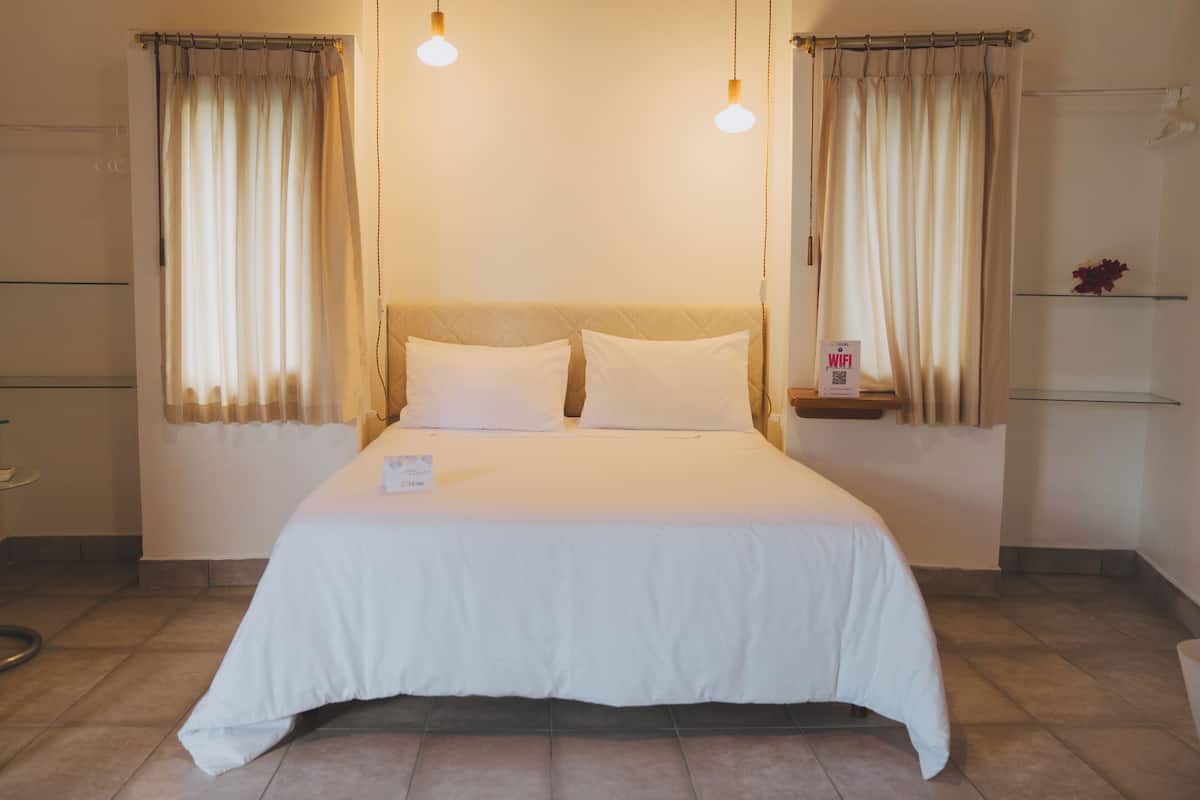 Quarto Standard, 1 cama queen-size, no edifício anexo | Lençóis italianos Frette, roupa de alta qualidade, edredões de penas