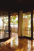 Quarto Superior, 1 cama king-size, junto ao mar (Master) | Sala de estar