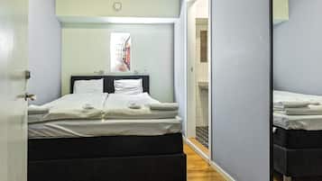 Quarto casal ou duplo standard, sem janelas | Wi-Fi de cortesia, roupa de cama
