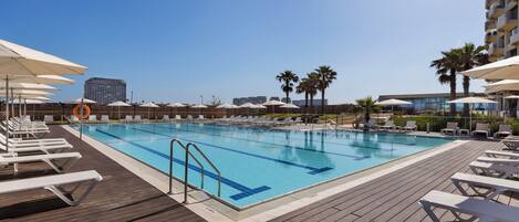 Piscina externa sazonal