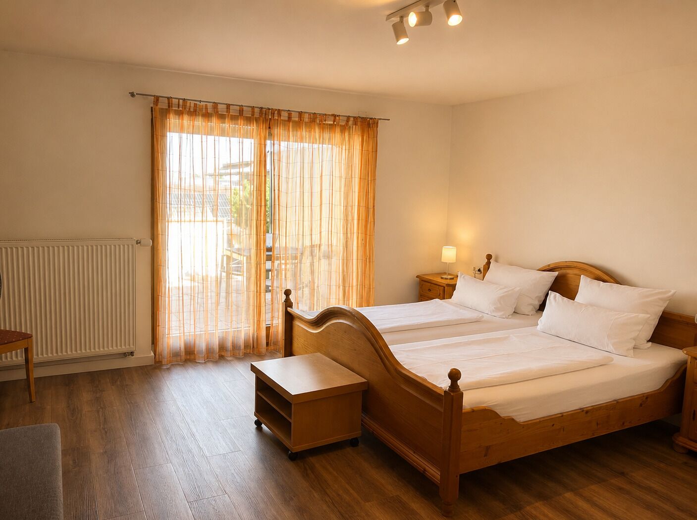 Quarto família | Escrivaninha, Wi-Fi de cortesia, roupa de cama