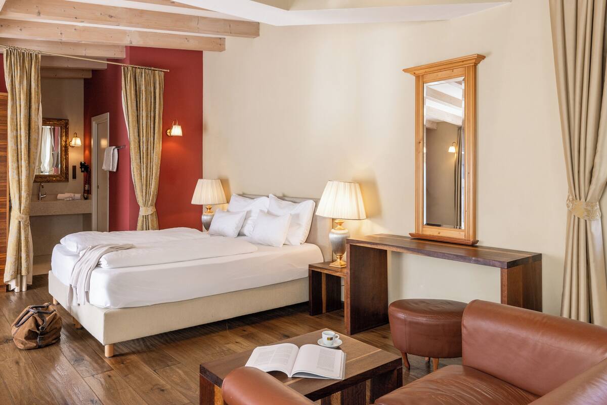 Suite Castle | Lençóis italianos Frette, roupa hipoalergénica, cofre no quarto 