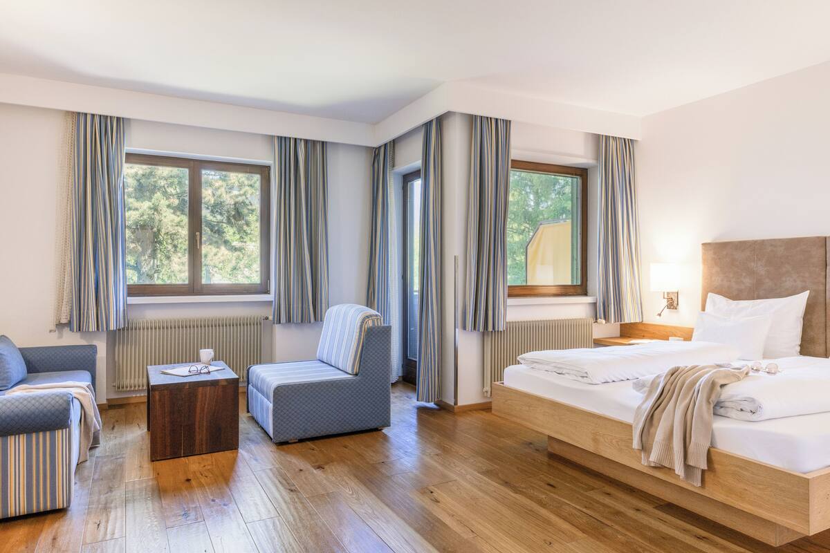 Suite Natur | Lençóis italianos Frette, roupa hipoalergénica, cofre no quarto 