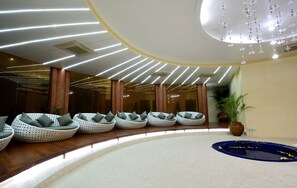 Sala(s) para tratamentos a casais, sauna, banheira de hidromassagem 