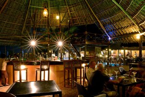 Bar junto à piscina