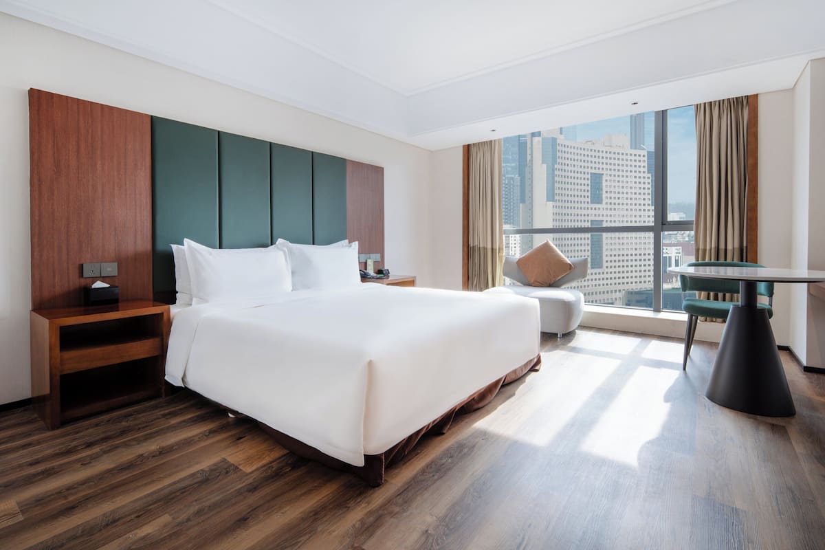 Quarto standard, 1 cama King, acessível | Frigobar, cofres nos quartos, escrivaninha, cortinas blackout