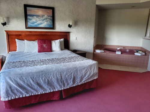 Glass Beach Hotels (On the Beach) - Hotels Close to Glass Beach | Expedia