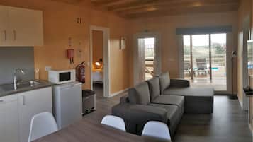 Zvilla 2 Bedrooms, Private Pool | Cozinha privada | Geladeira