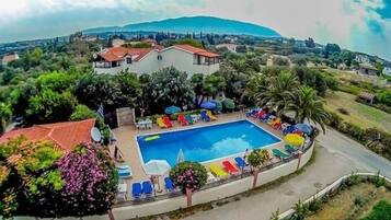 Piscina exterior sazonal