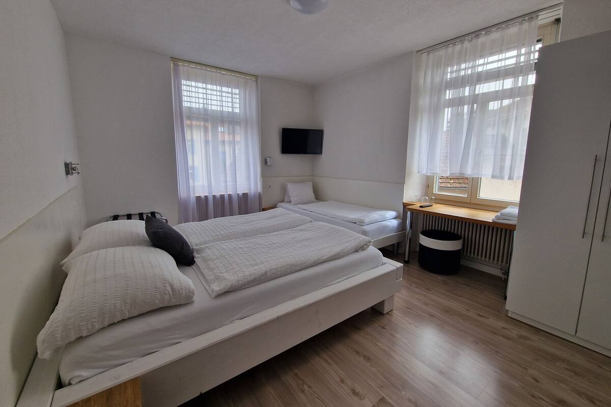 Quarto Quádruplo | Camas de colchão Select Comfort, quartos insonorizados 