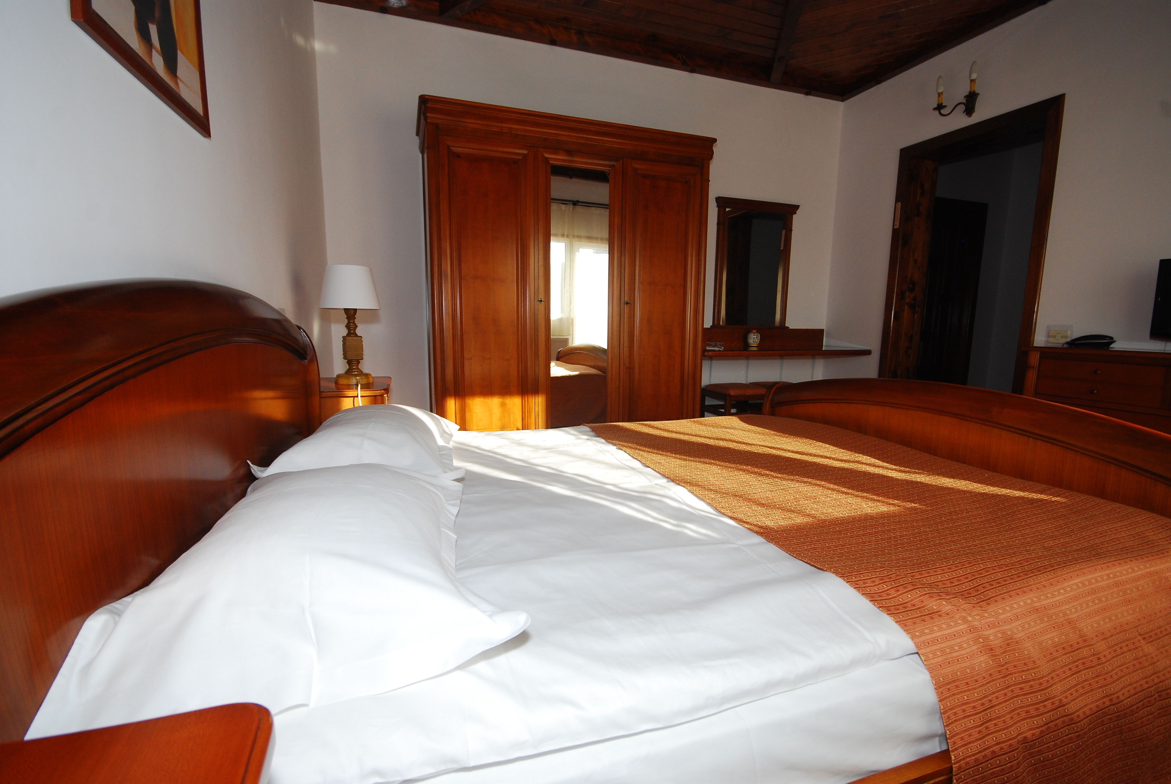 Quarto Duplo | Minibar, secretária, quartos insonorizados, Wi-fi grátis 