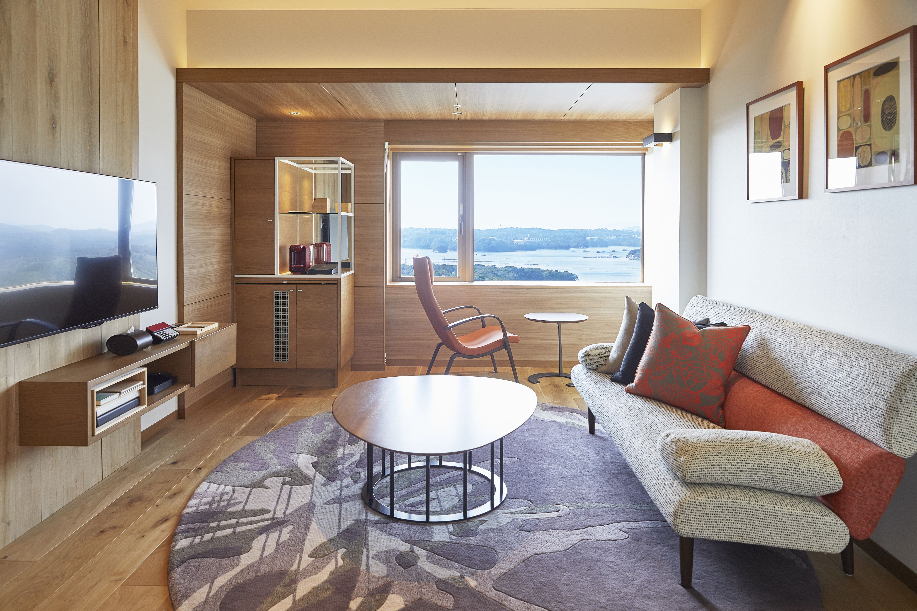 Suite, não fumadores (Ambassador) | Edredões de penas, minibar, cofre no quarto, secretária 