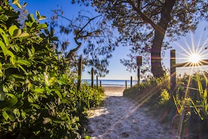 Na praia, toalhas de praia 