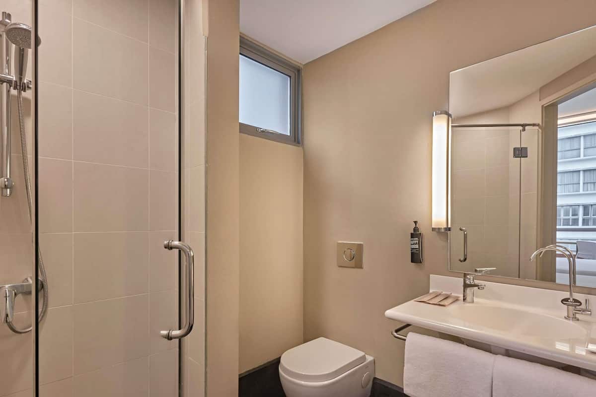 Quarto Triplo Familiar, várias camas | Cofre no quarto, secretária