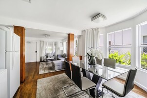 Apartamento família, 2 quartos, cozinha | Roupas de cama de algodão egípcio, roupas de cama premium