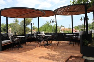 Bar junto à piscina