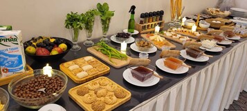 Café da manhã, almoço e jantar; culinária turca 