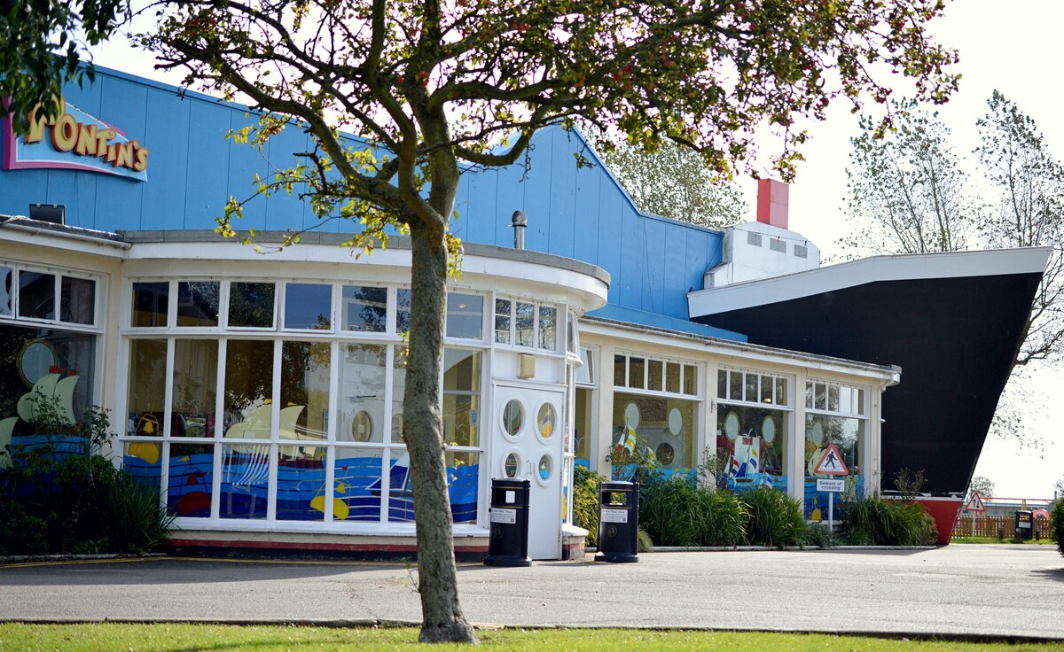 Pakefield Holiday Village Reviews, Deals & Photos 2026 - Expedia.co.uk