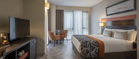 Quarto casal executivo, 1 cama de casal | 1 quarto, cofres nos quartos, escrivaninha