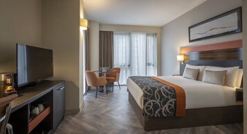 Quarto Duplo Executivo, 1 cama de casal | 1 quarto, cofre com capacidade para portátil, secretária 