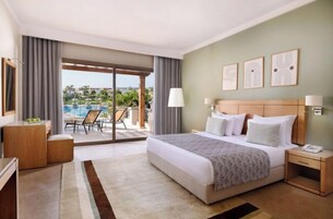 Suíte luxo | Frigobar, cofres nos quartos, cortinas blackout, Wi-Fi de cortesia