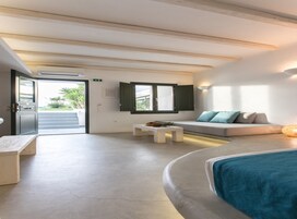 Suite Superior, banheira de hidromassagem grande | Vista do quarto