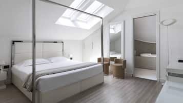Quarto casal conforto (Attic) | 1 quarto, roupas de cama premium, edredons de pluma, frigobar