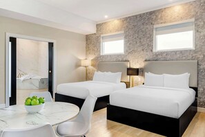 1 quarto, cofre no quarto, secretária, cortinas/cortinados opacos 