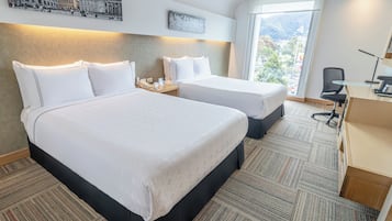 Quarto Twin, 2 camas de casal | Roupa de alta qualidade, cofre no quarto, secretária