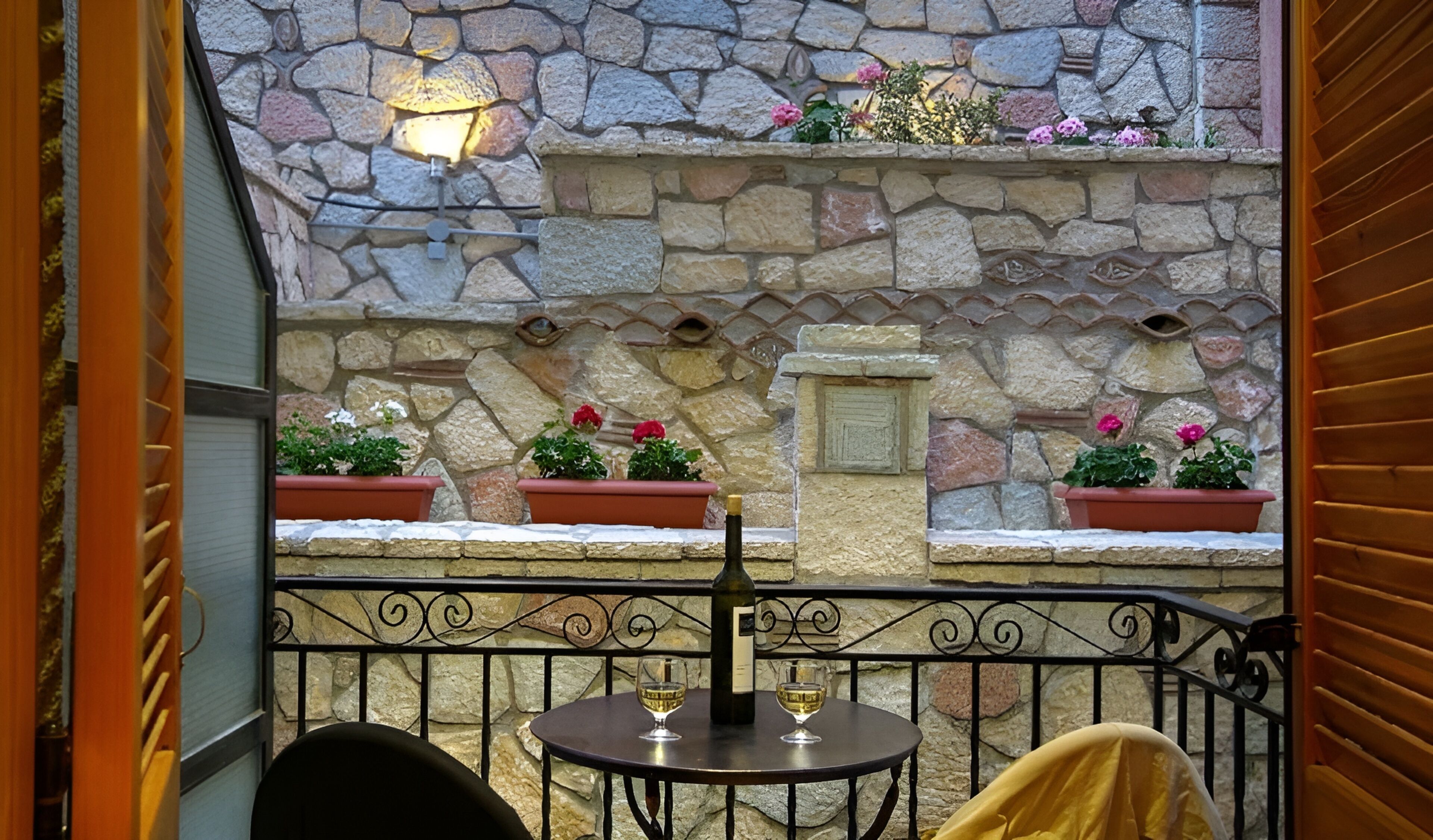 Quarto Individual | Roupa de alta qualidade, cofre no quarto, secretária 